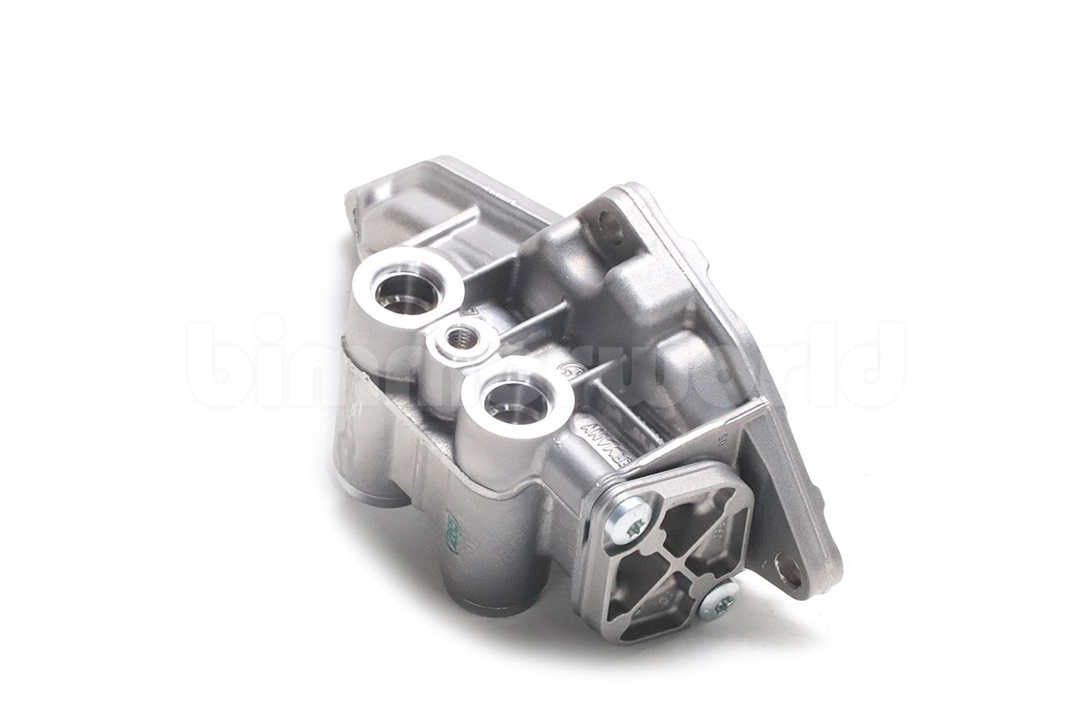 BMW Oil Cooler Thermostat Housing - E90 E92 E60 E82 N54 N55 11427573212